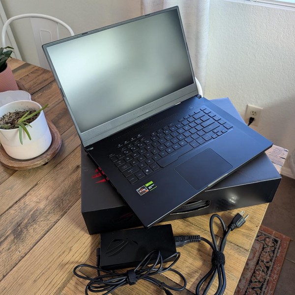 Asus ROG Zephyrus G15 GA502 - 512GB, 16GB, AMD Ryzen 7 - LZAD16980 - Swappa