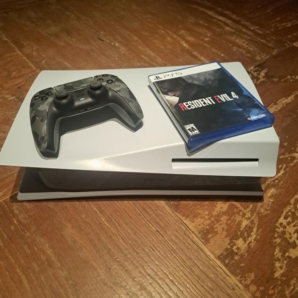 PlayStation 5 Standard Edition (2020) - 825GB, White, Standard Edition ...