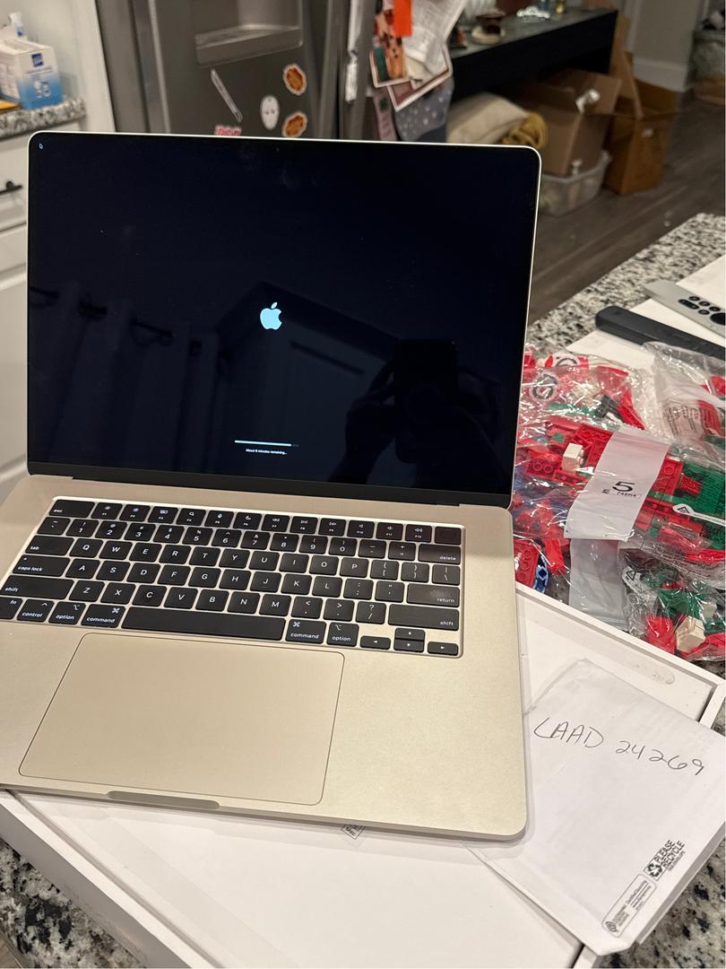 MacBook Air 2023 (M2) - 15" - Apple M2, Starlight, 256GB, 8GB ...
