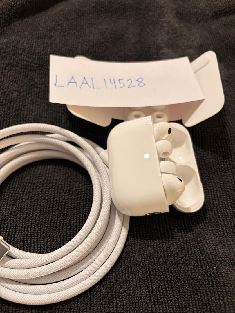 Apple AirPods Pro 3 - LAAL14528 - Swappa