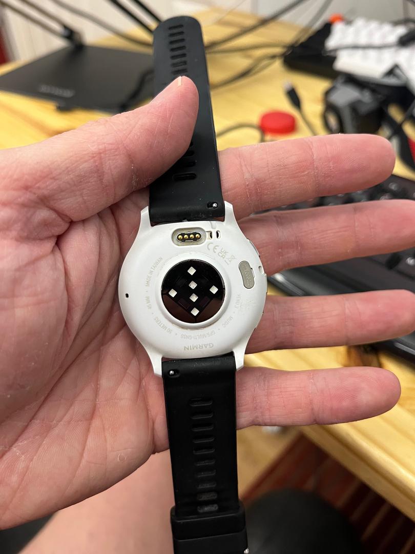 Garmin Venu 3 - White - LAAL47109 - Swappa