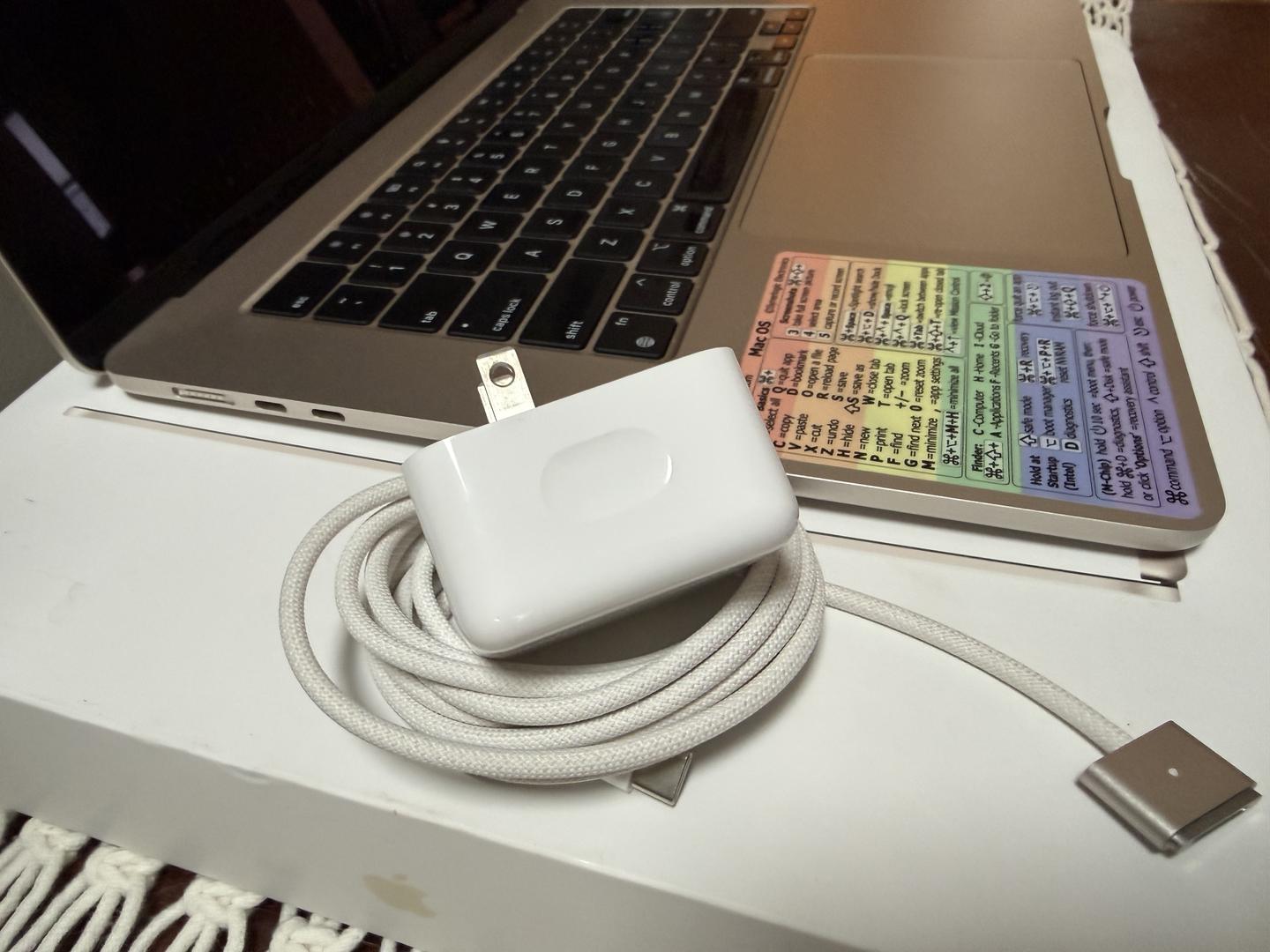 MacBook Air 2023 (M2) - 15" - Apple M2, Starlight, 256GB, 8GB ...