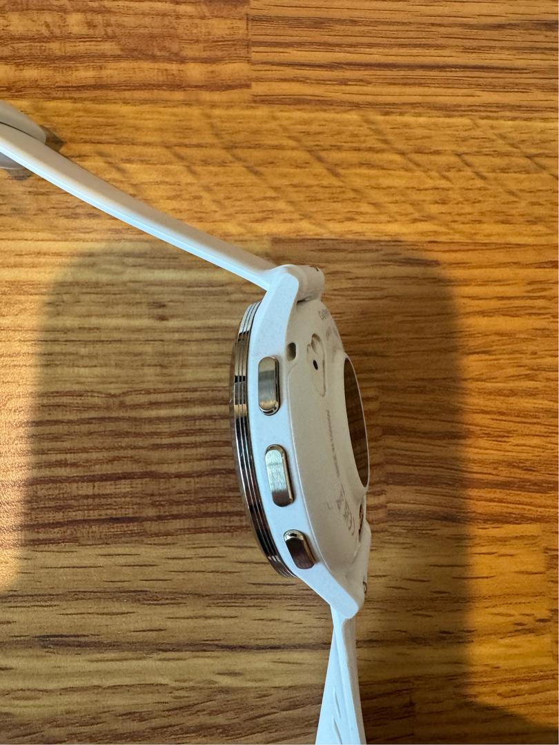 Garmin Venu 3S - Gold - LAAM14756 - Swappa