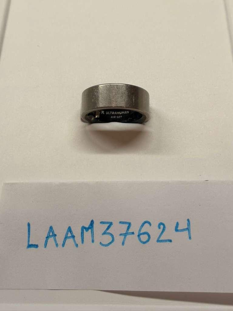 Ultrahuman Ring Air - Titanium - LAAM37624 - Swappa