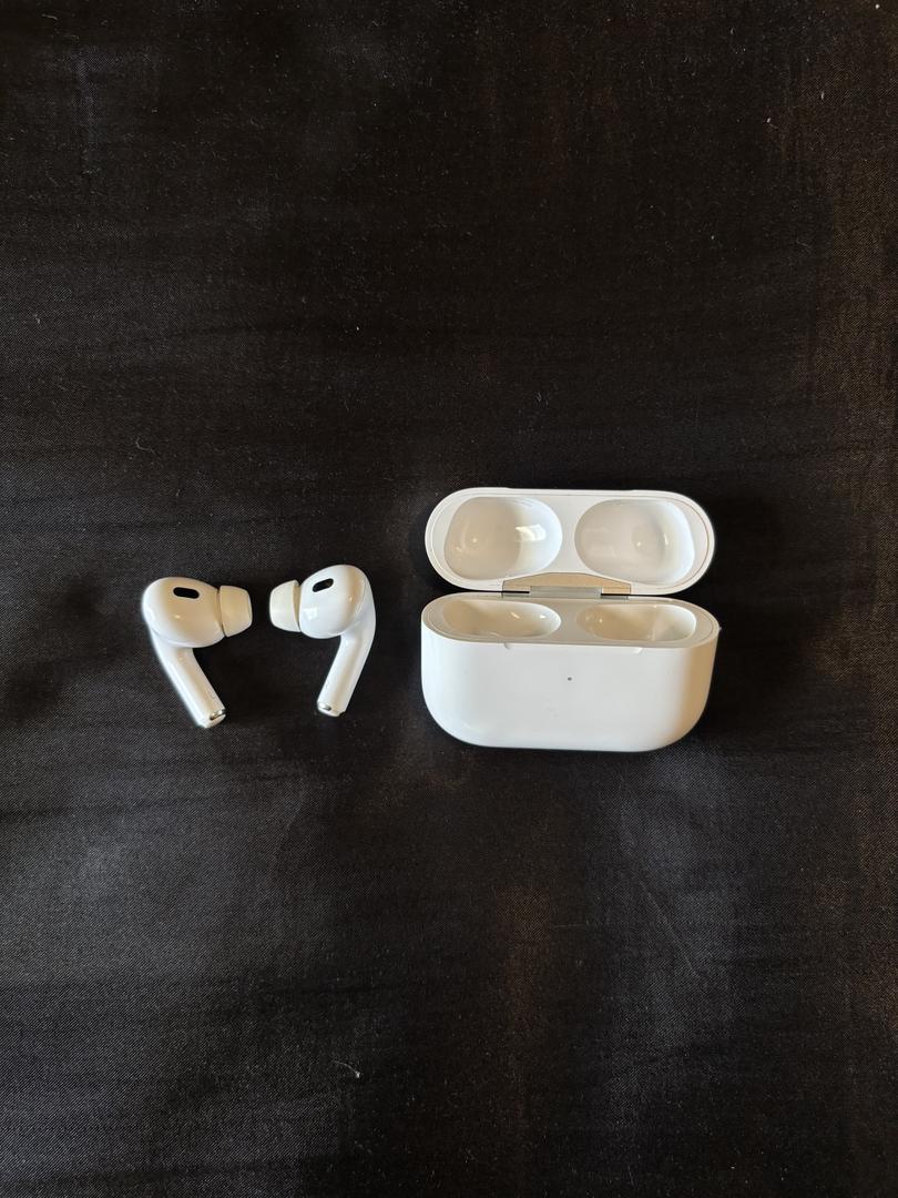 Apple AirPods Pro 2 - Lightning - LAAM67055 - Swappa