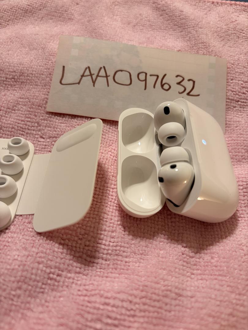 Apple AirPods Pro 3 - LAAO97632 - Swappa