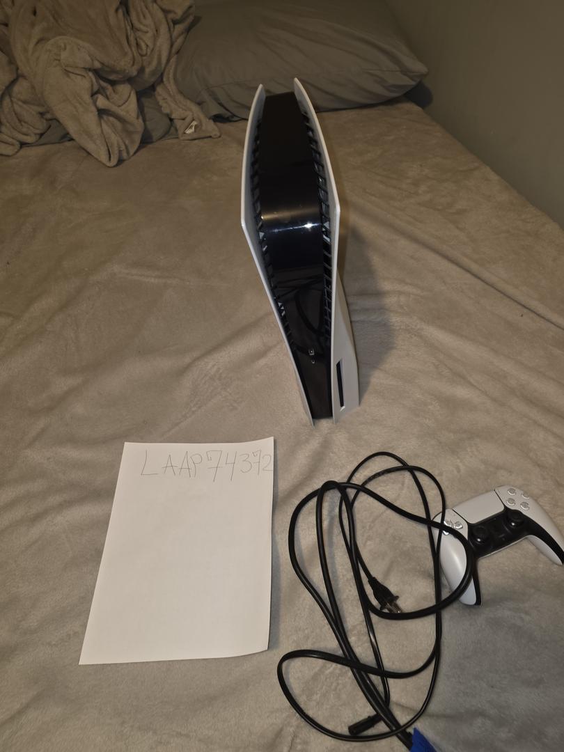 PlayStation 5 Standard Edition (2020) - White, 825GB, Standard Edition ...