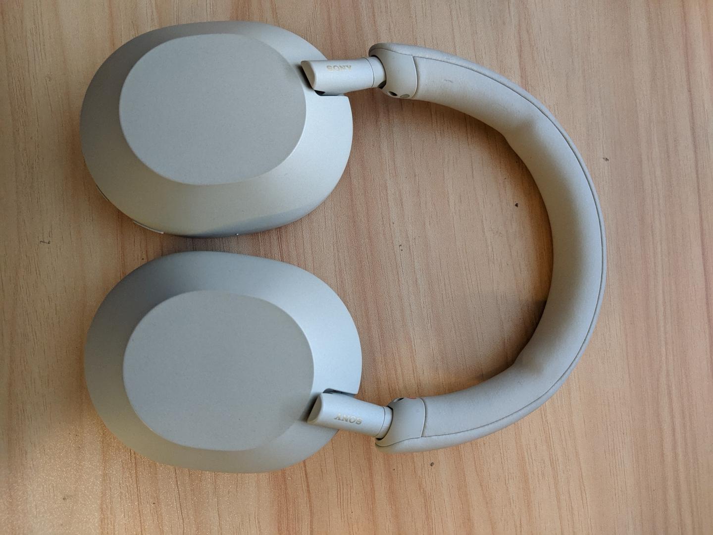 Sony WH-1000XM5 - Silver - LAAR53917 - Swappa