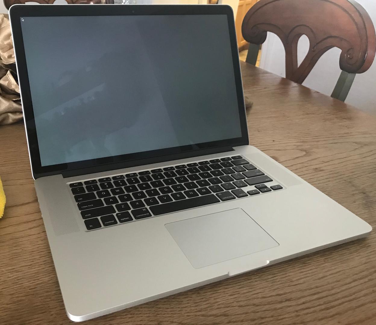 MacBook Pro 2014 (Retina) - 15" - Silver, 256GB, 16GB - LRGM49797 - Swappa