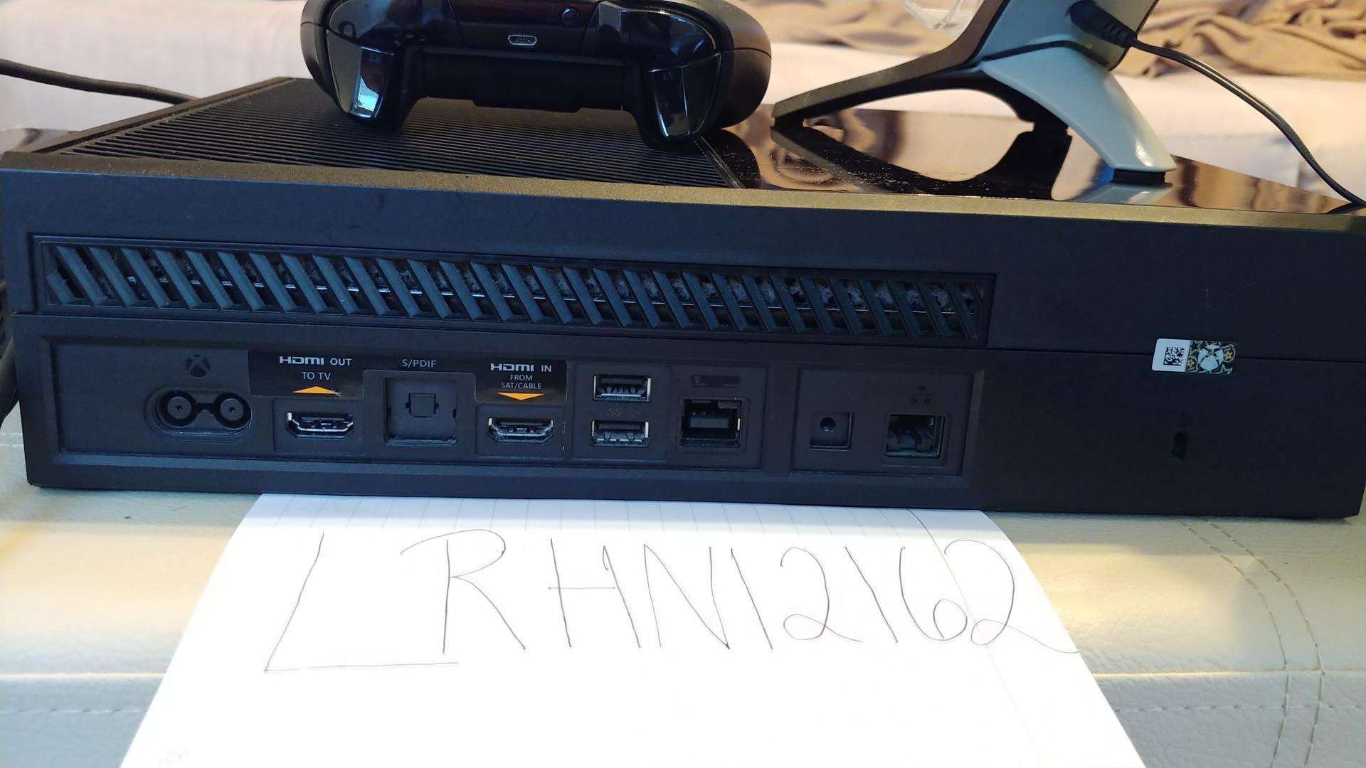 Xbox One (2013) - Black, 500GB - LRHN12162 - Swappa