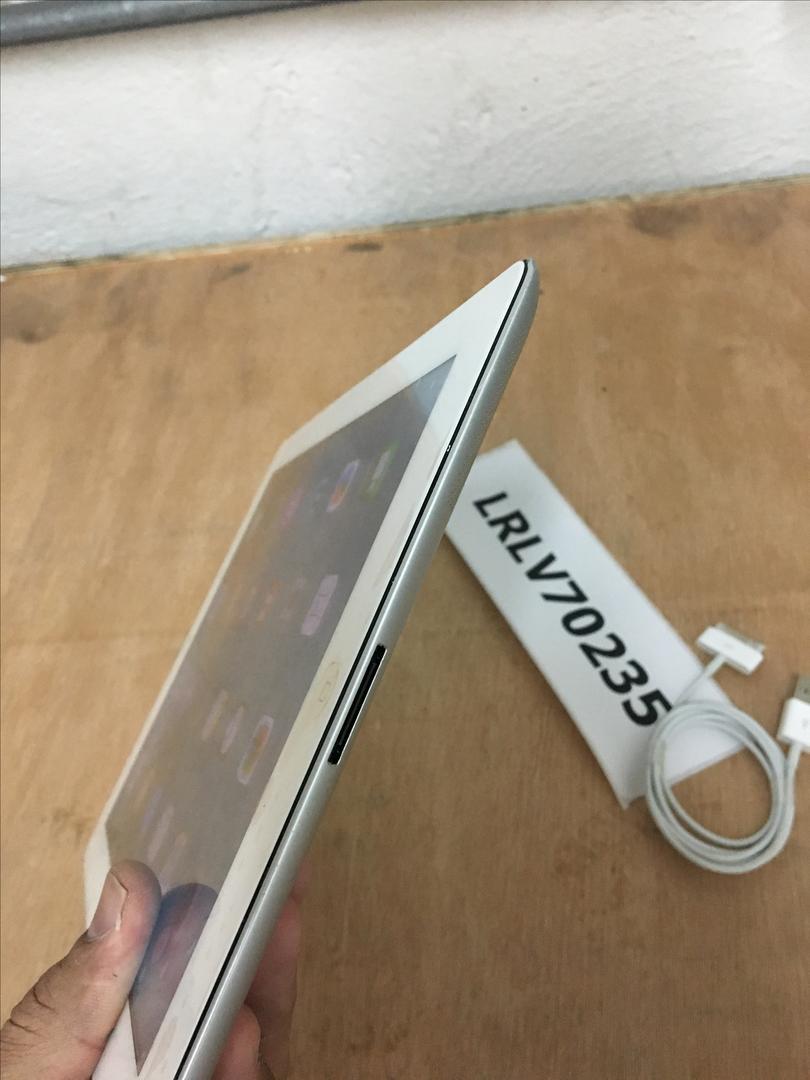 Apple iPad 2 - Verizon, White, 64GB, A1397 - LRLV70235 - Swappa