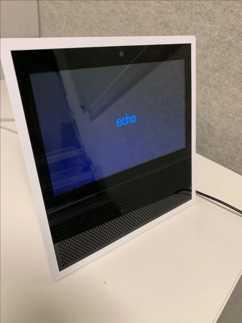 Amazon Echo Show 1st Gen 7" - White - LRLX84974 - Swappa