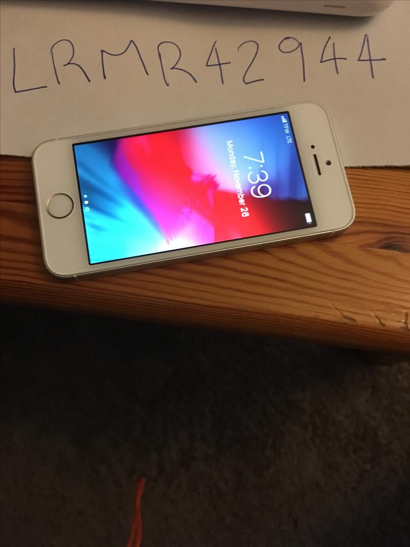 Apple iPhone SE 1st Gen 2016 - TracFone, Silver, 32GB, A1662 ...