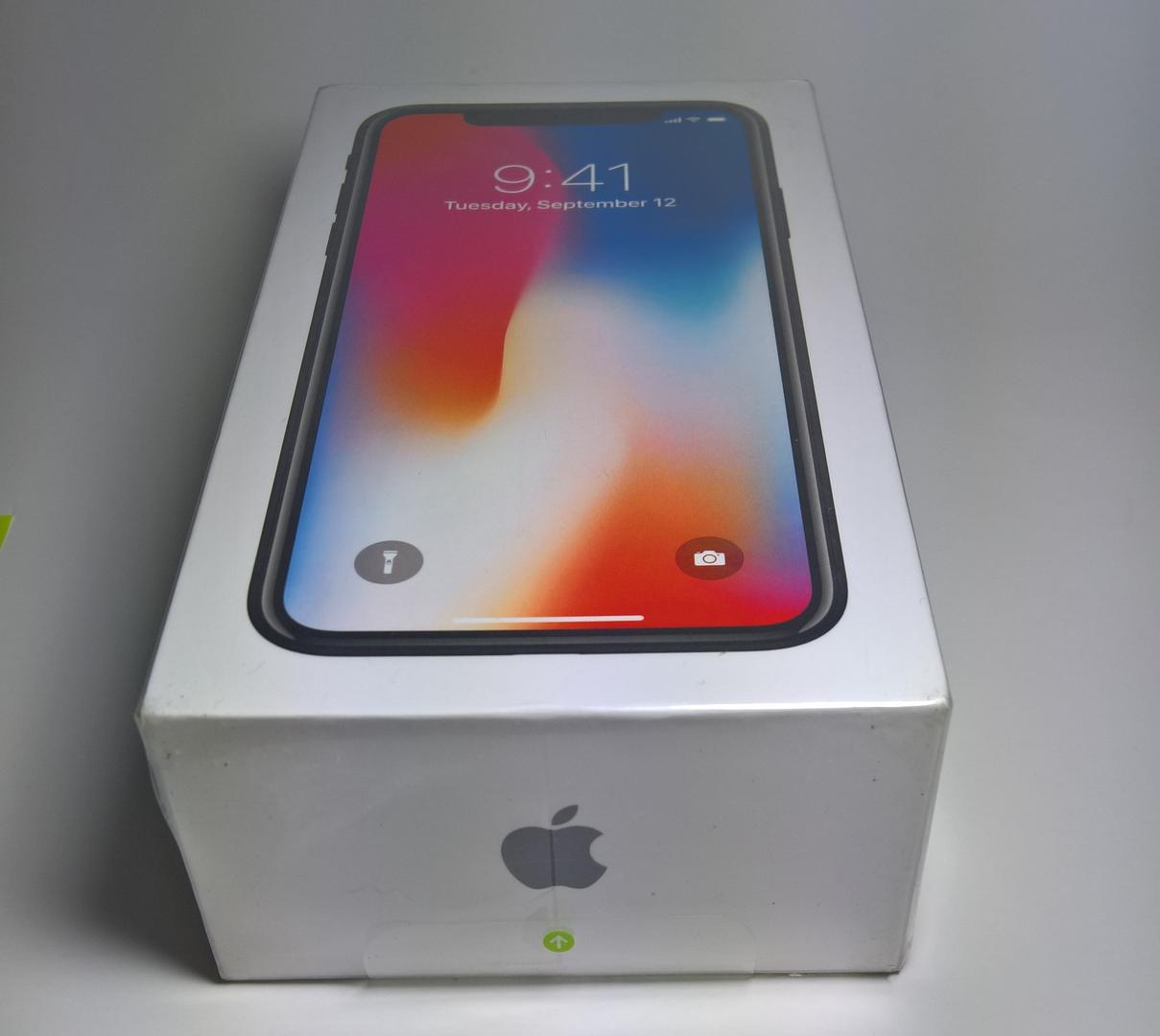 Apple iPhone X - Unlocked, Gray, 256GB, A1865 - LRNL68633 - Swappa