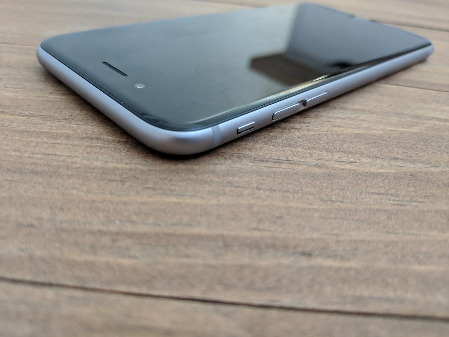 Apple iPhone 6S - Unlocked, Grey, 16GB, A1633 - LRNR96636 - Swappa