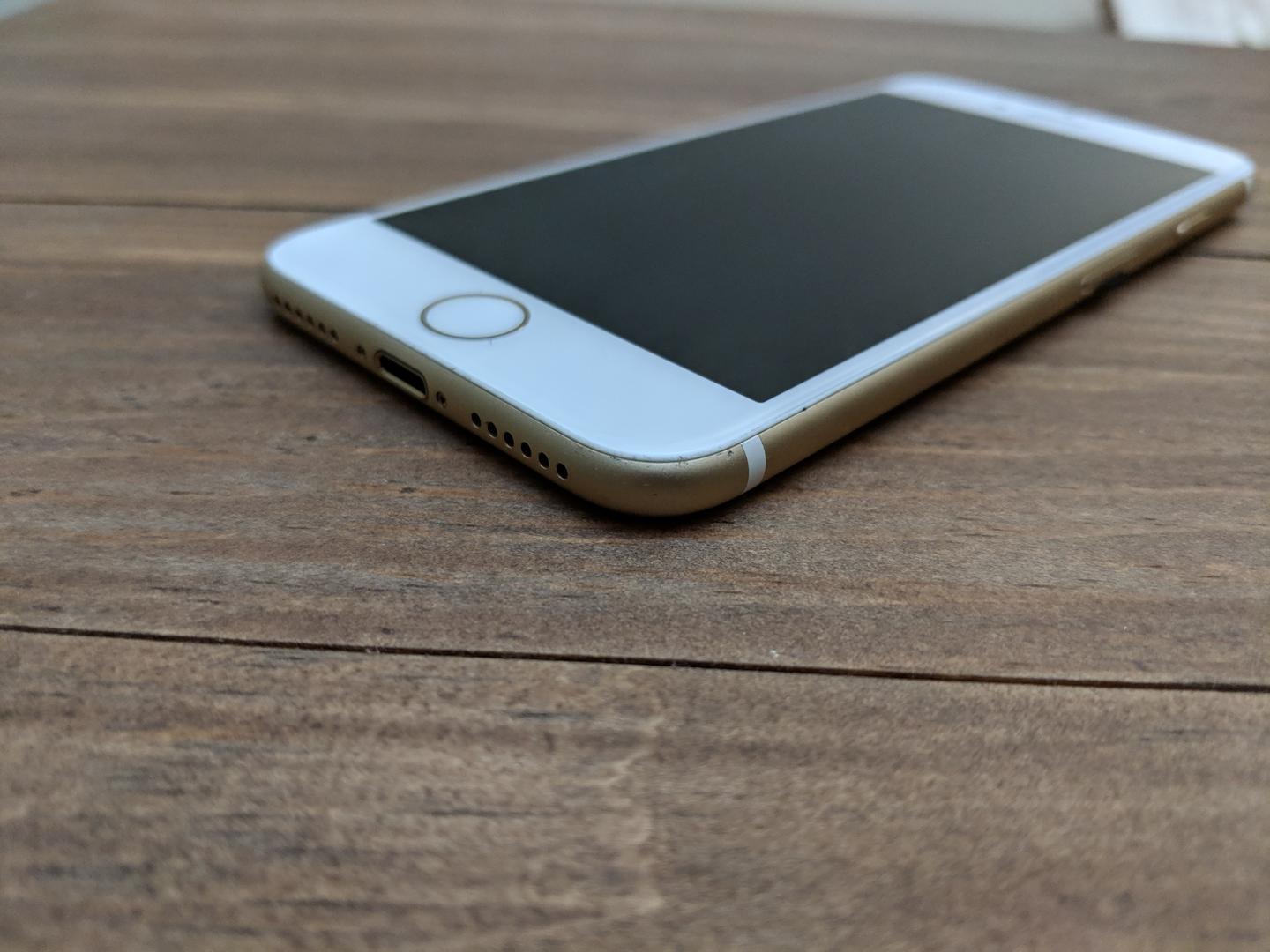 Apple iPhone 7 - Unlocked, Gold, 32GB, A1778, GSM - LRNT02414 - Swappa