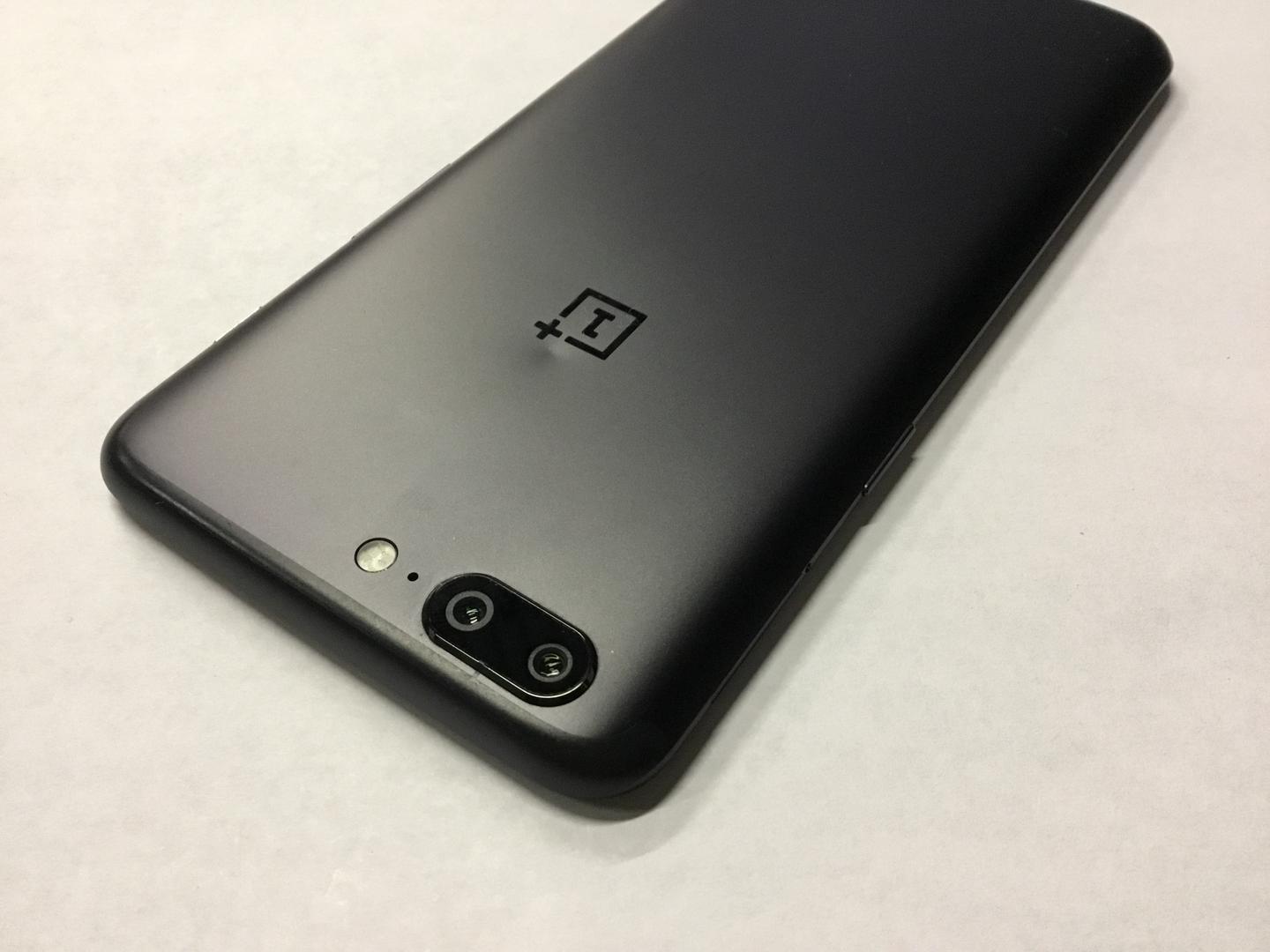 OnePlus 5 - Unlocked, Black, 64GB, 6GB, A5000 - LRPJ67824 - Swappa