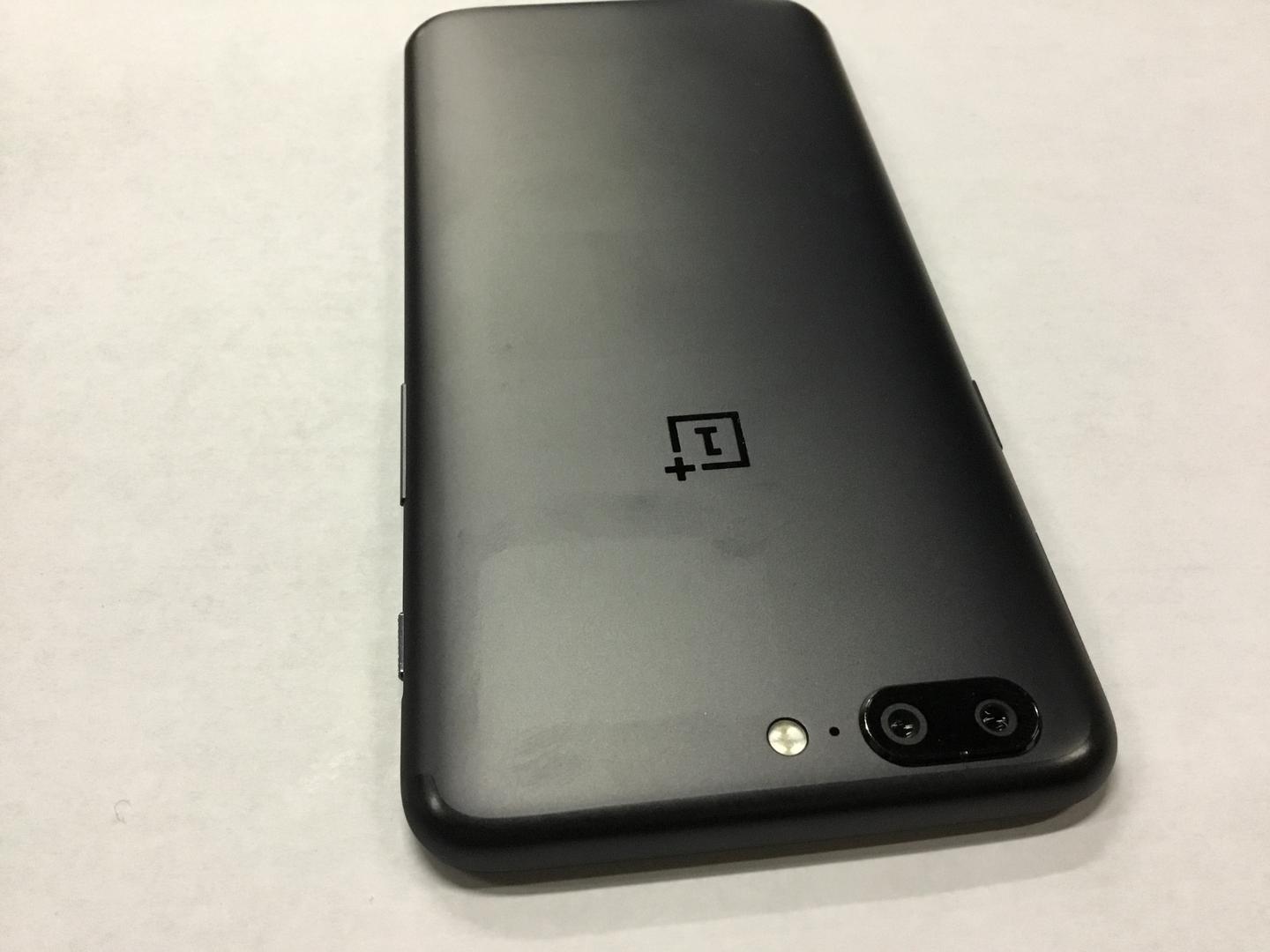 OnePlus 5 - Unlocked, Black, 64GB, 6GB, A5000 - LRPK07056 - Swappa
