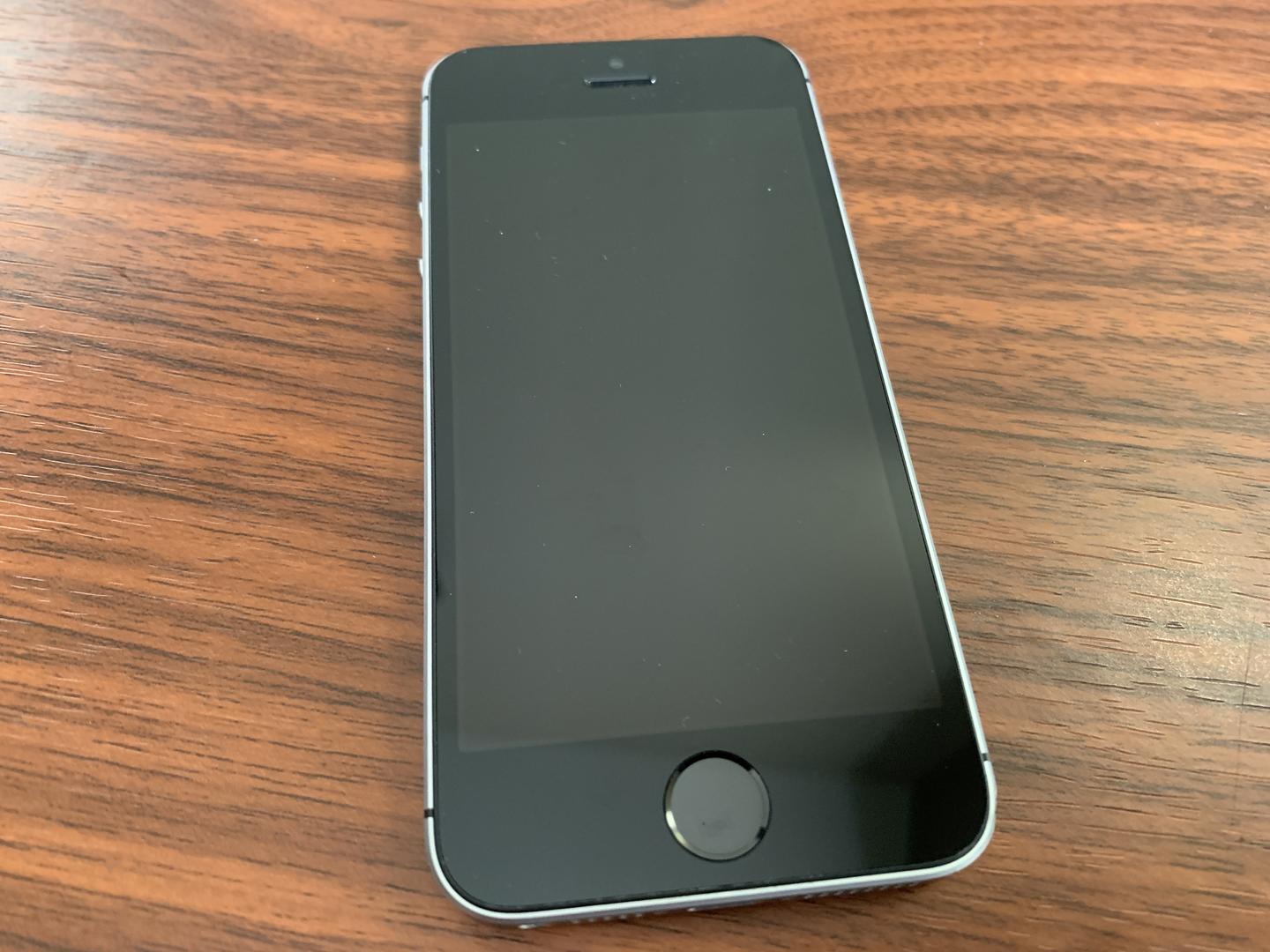 Apple iPhone SE 1st Gen 2016 - Unlocked, Grey, 16GB, A1662 - LRPQ07221 ...