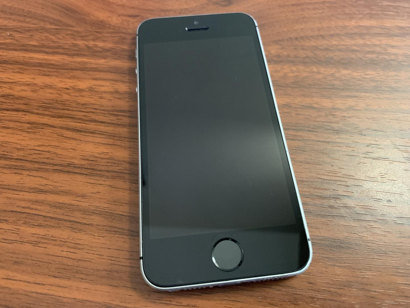 Apple iPhone SE 1st Gen 2016 - Unlocked, Grey, 32GB, A1662 - LRQG47099 ...