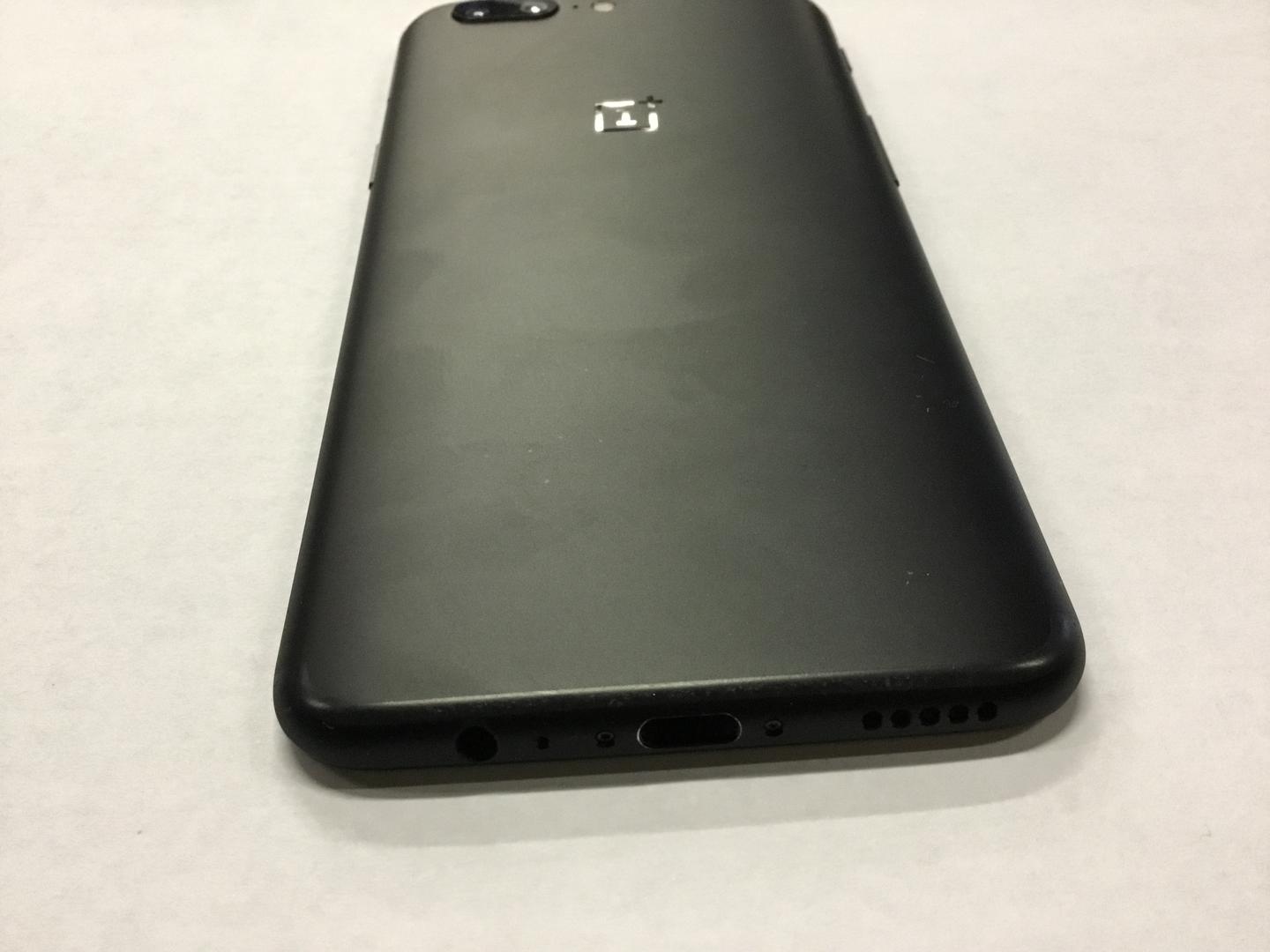 OnePlus 5 - Unlocked, Black, 128GB, 8GB, A5000 - LRQP34896 - Swappa