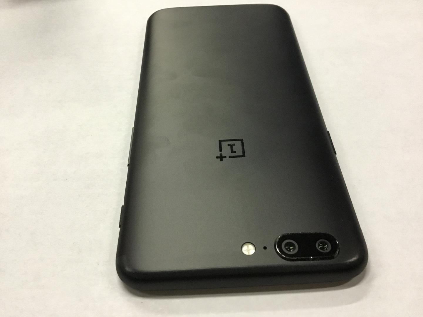 OnePlus 5 (Unlocked) [A5000] - Black, 128 GB, 8 GB - LRQP45419 - Swappa