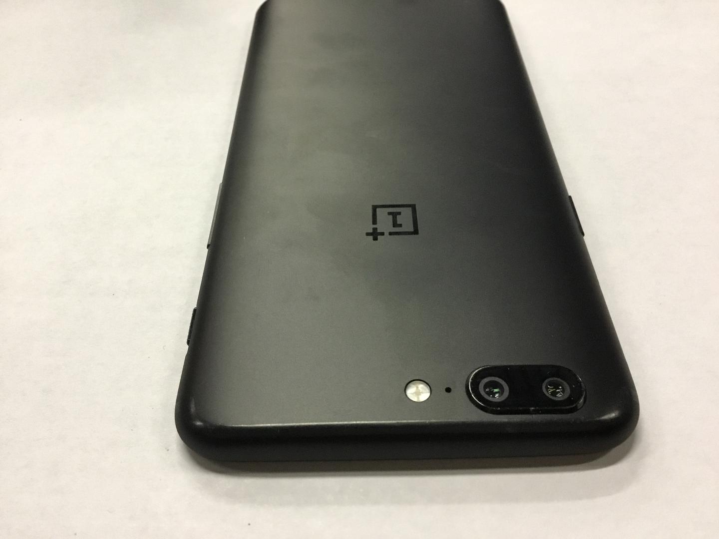 OnePlus 5 - Unlocked, Black, 128GB, 8GB, A5000 - LRQP50953 - Swappa
