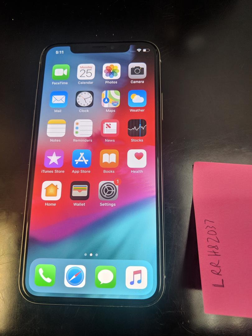 Apple iPhone X - Verizon, Silver, 64GB, A1865 - LRRH82037 - Swappa