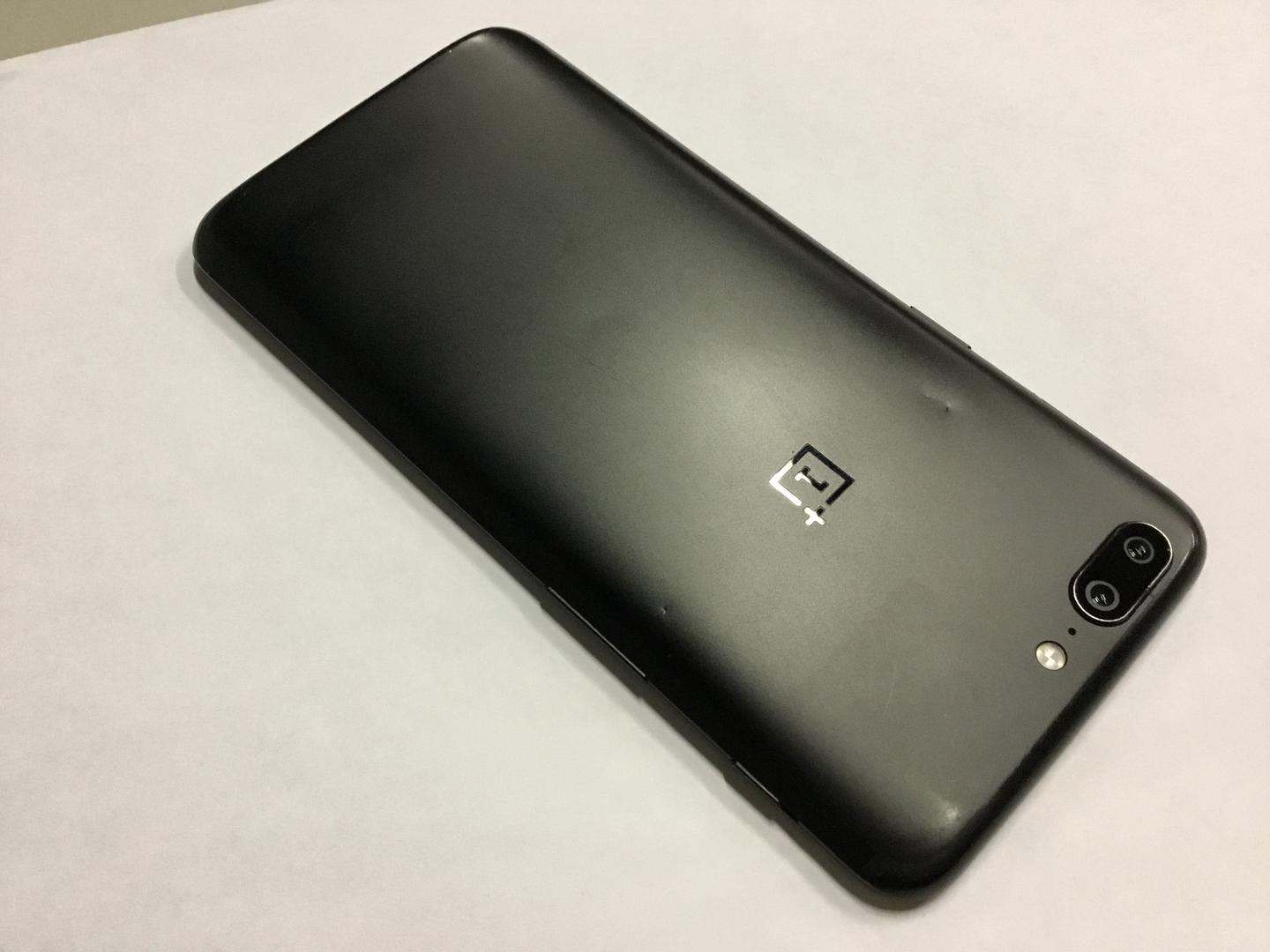 OnePlus 5 - Unlocked, Black, 128GB, 8GB, A5000 - LRRN54896 - Swappa