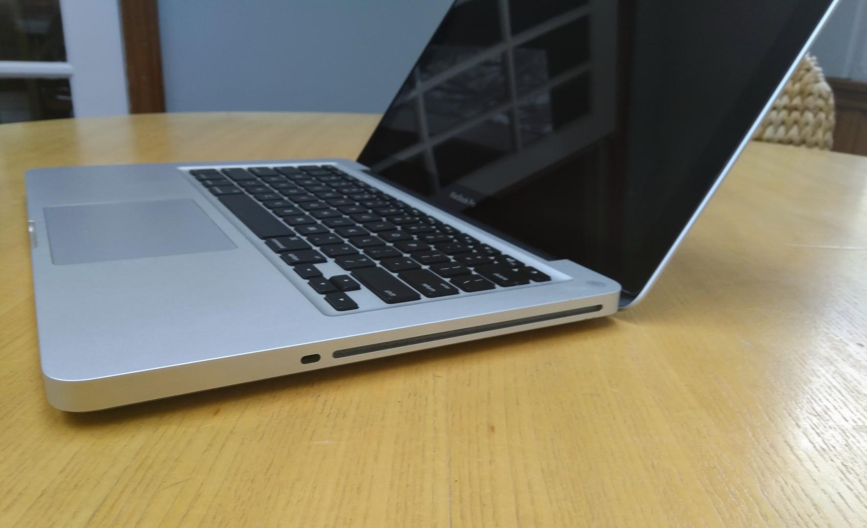 MacBook Pro 2011 (Unibody) - 13" - Silver, 500GB, 16GB - LRSP47576 - Swappa