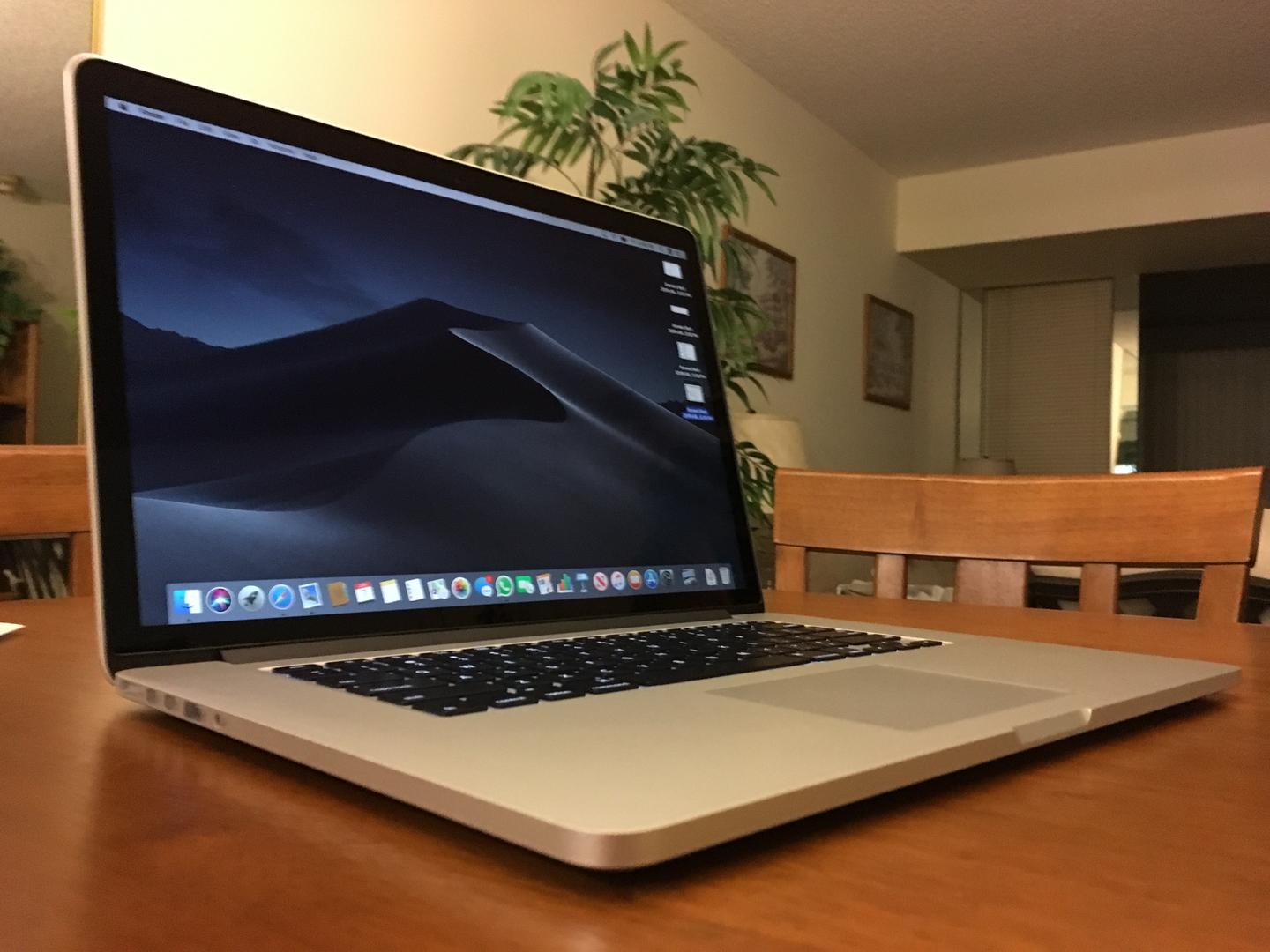 MacBook Pro 2015 (Retina) - 15" - Silver, 512GB, 16GB - LRUD12177 - Swappa