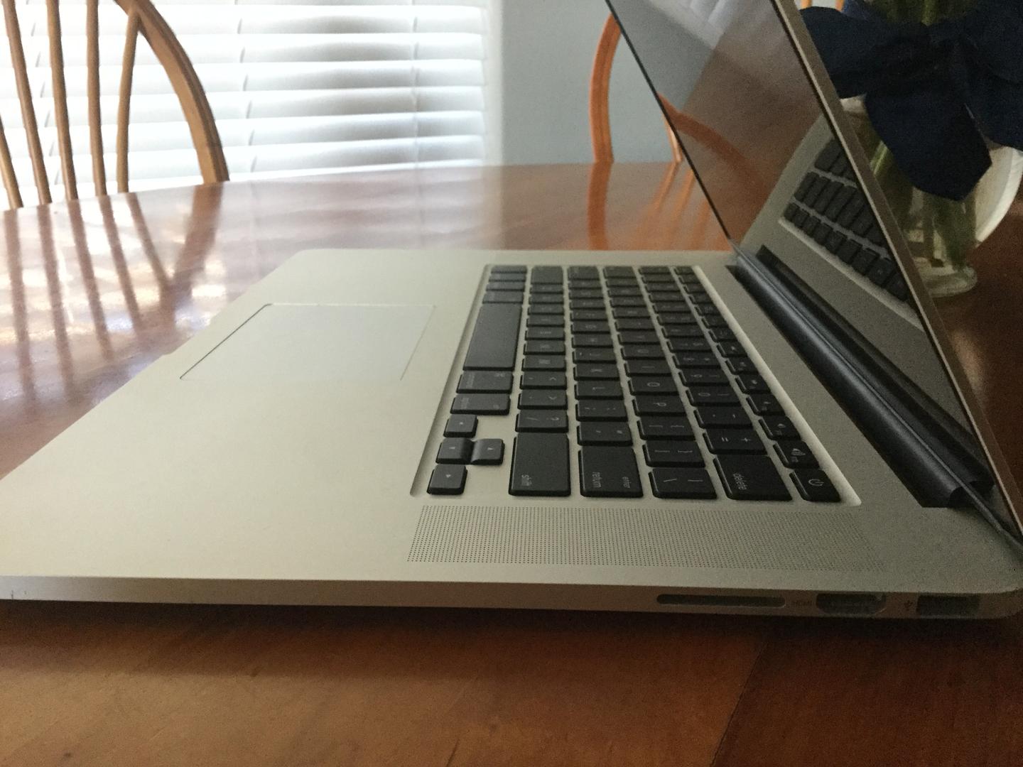 MacBook Pro 2014 (Retina) - 15" - Silver, 256GB, 16GB - LRUO20792 - Swappa