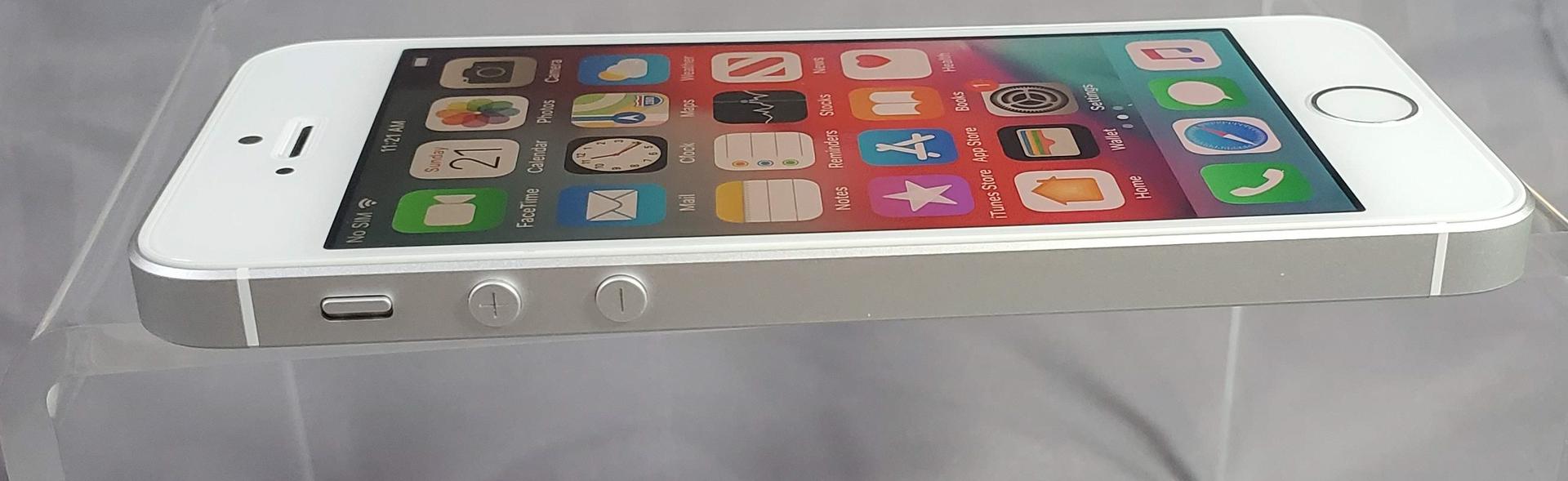 Apple iPhone SE 1st Gen 2016 - TracFone, Silver, 32GB, A1662 ...