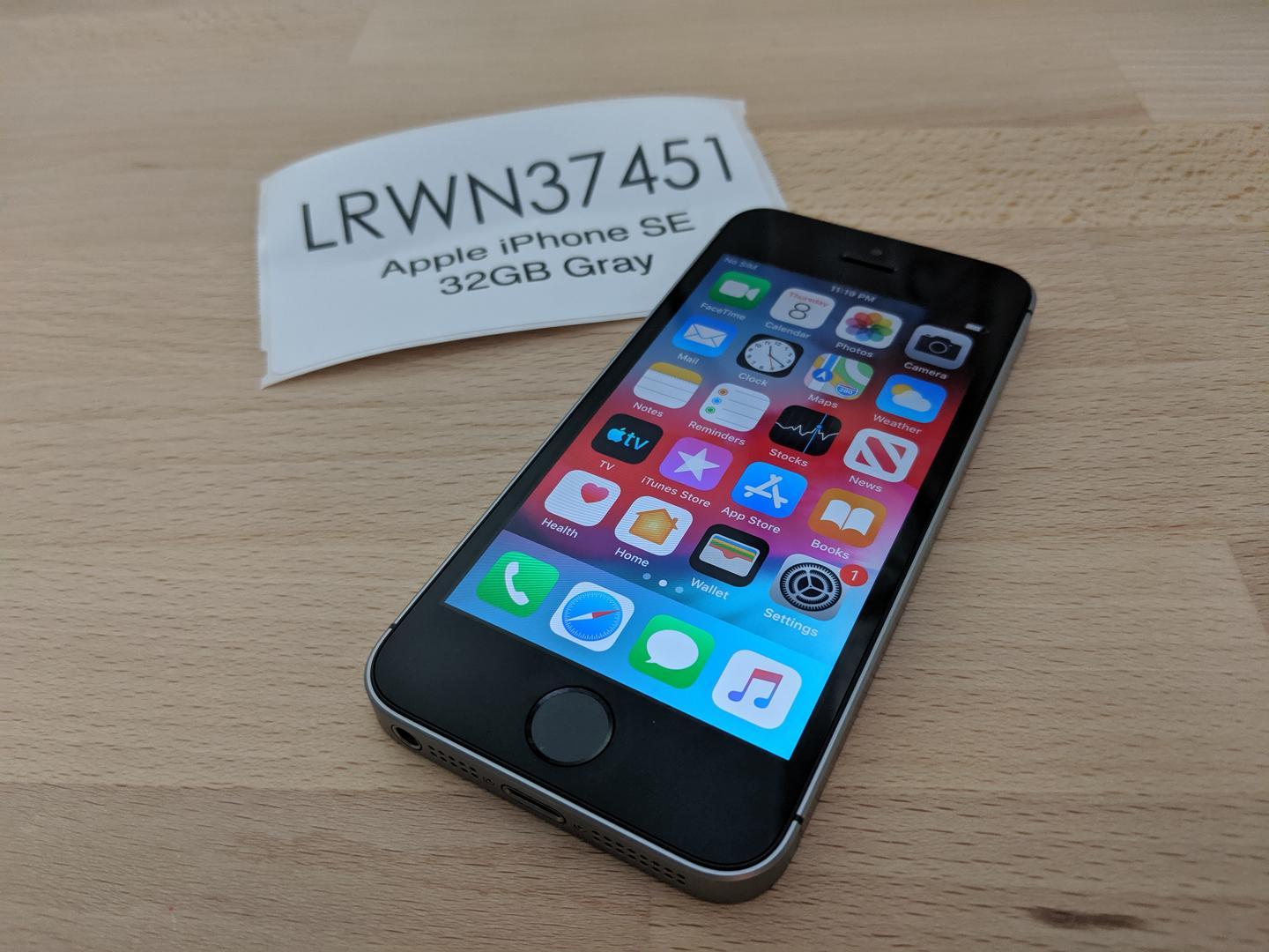 Apple iPhone SE 1st Gen 2016 - AT&T, Grey, 32GB, A1662 - LRWN37451 - Swappa