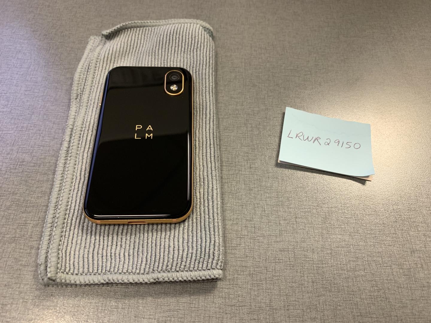 Palm Companion Phone - Verizon, Gold, PVG100 - LRWR29150 - Swappa