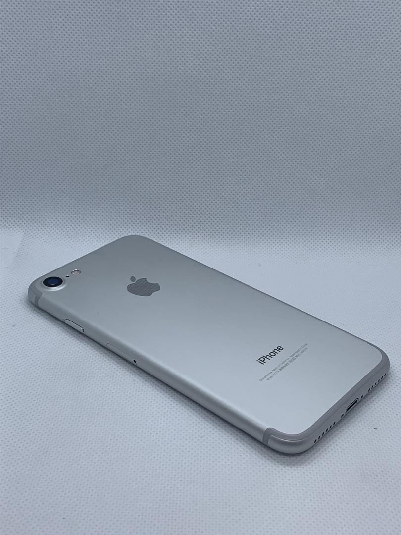 Apple iPhone 7 - Unlocked, Silver, 256GB, A1778, GSM - LRXB19543 - Swappa