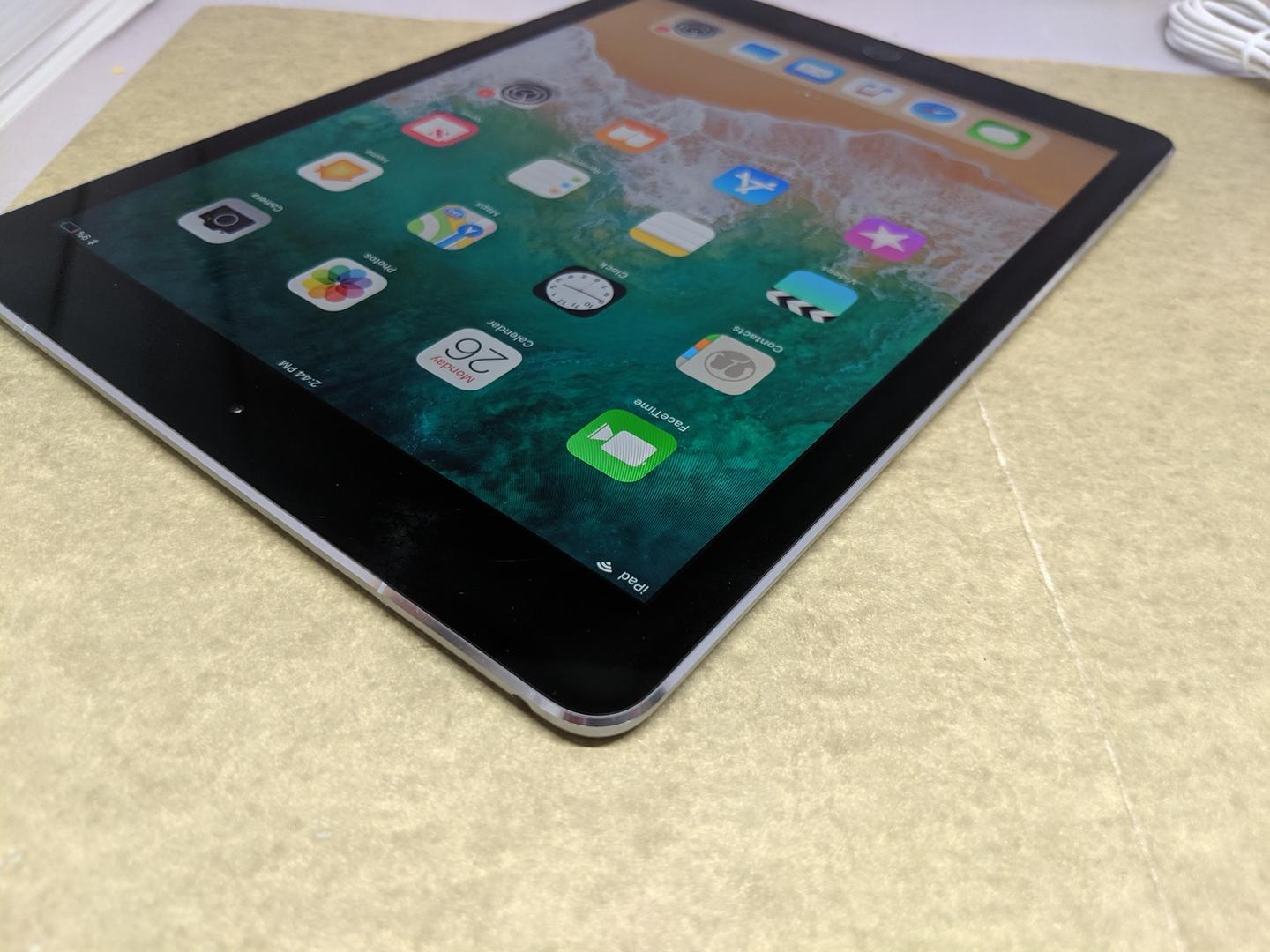 Apple iPad Pro 9.7" - Unlocked, Gray, 32GB, A1674 - LRXG03125 - Swappa