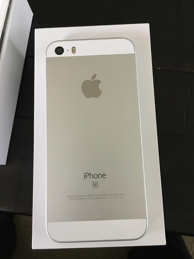 Apple iPhone SE 1st Gen 2016 - Unlocked, Silver, 16GB, A1662 ...