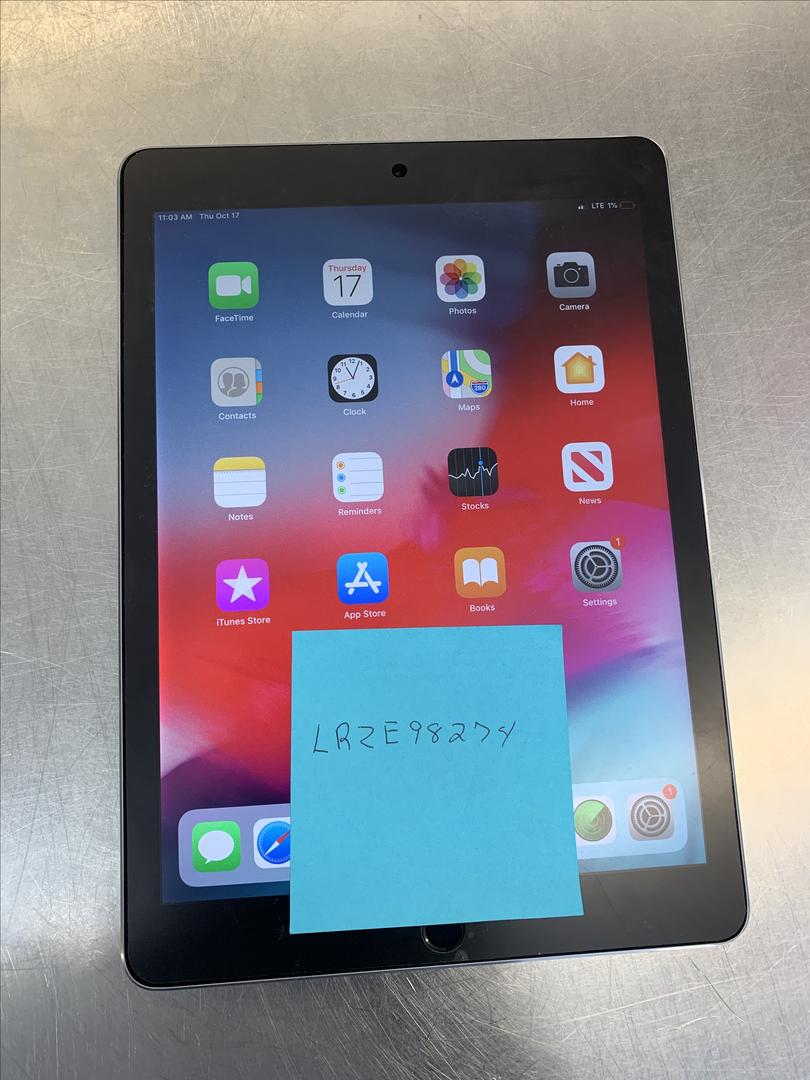Apple iPad Pro 9.7" - Unlocked, Gray, 128GB, A1674 - LRZE98274 - Swappa