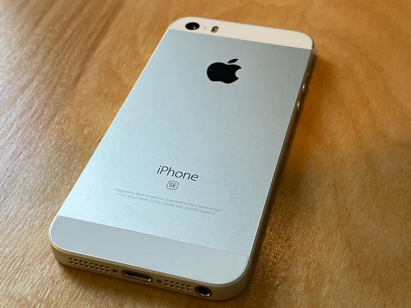 Apple iPhone SE 1st Gen 2016 - AT&T, Silver, 128GB, A1662, Prepaid ...