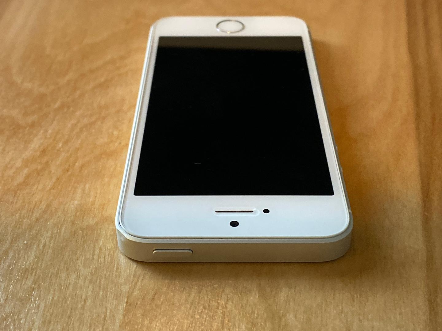 Apple iPhone SE 1st Gen 2016 - AT&T, Silver, 128GB, A1662, Prepaid ...