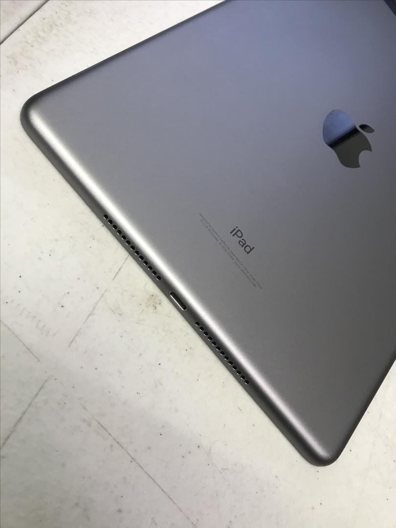 Apple iPad 6th Gen - Unlocked, Gray, 32GB, A1954 - LTMQ44778 - Swappa