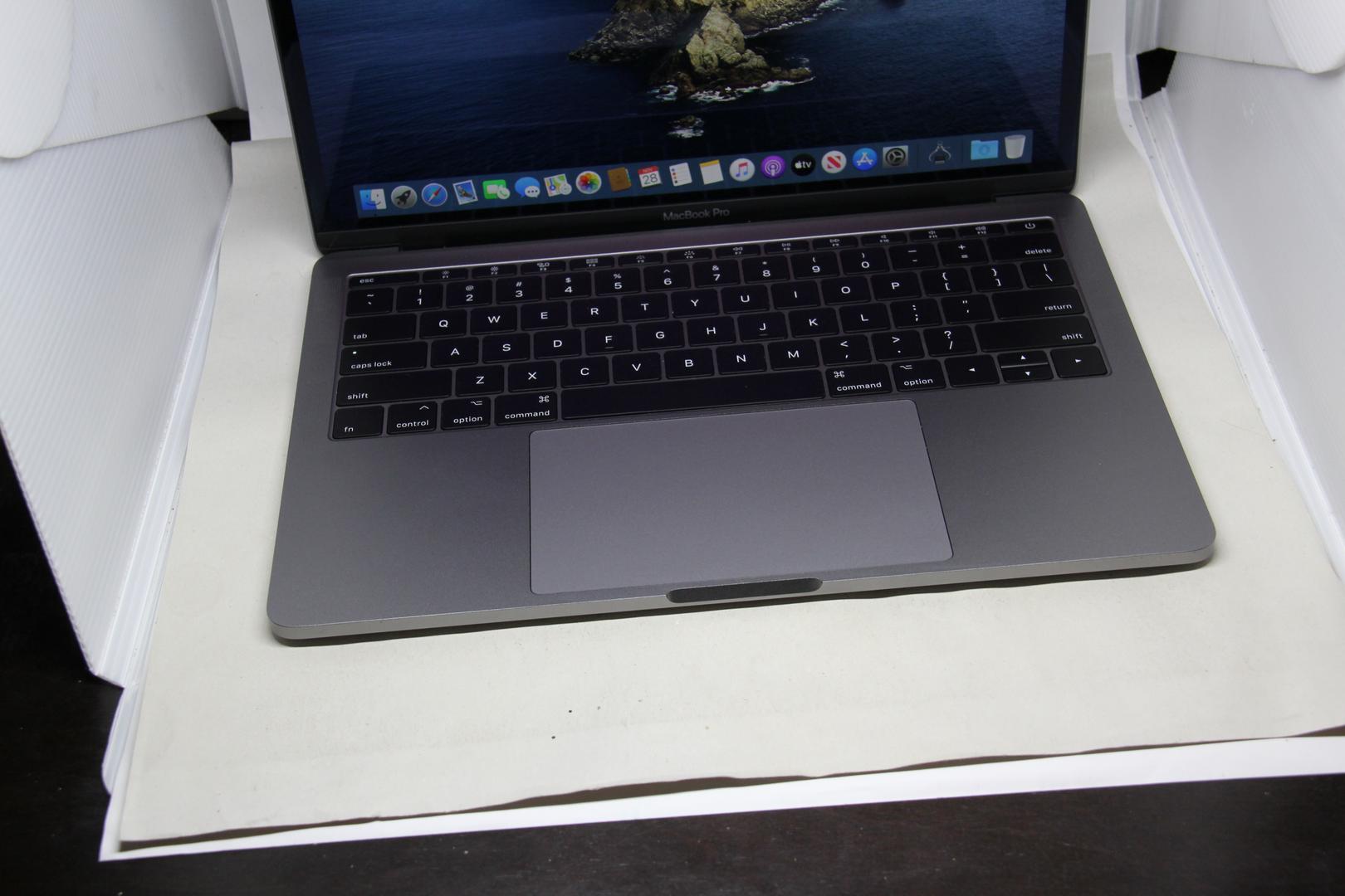 MacBook Pro 2017 (No Touch Bar) - 13" - Gray, 256GB, 8GB - LTMT05057 ...
