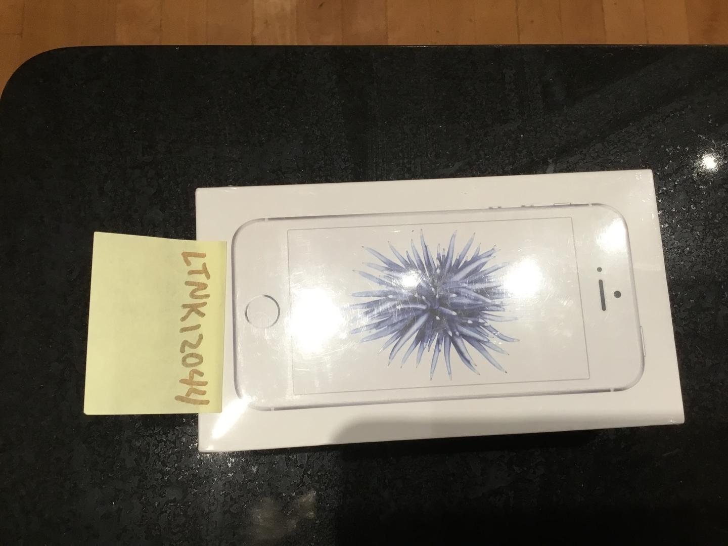 Apple iPhone SE 1st Gen 2016 - Simple Mobile, Silver, 32GB, A1662 in ...