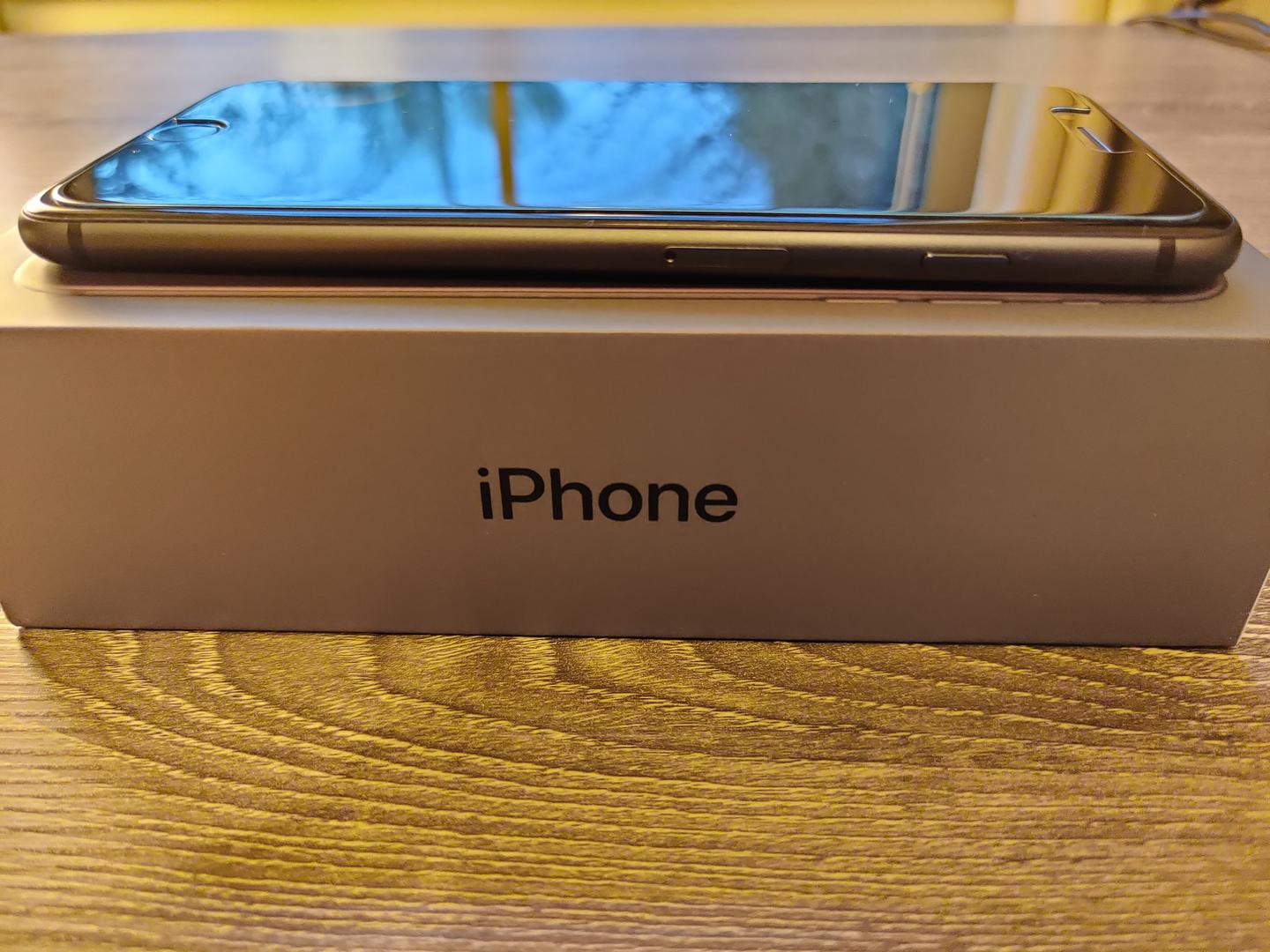 Apple iPhone 8 Plus - AT&T, Gray, 256GB, A1897, GSM - LUAB73933 - Swappa