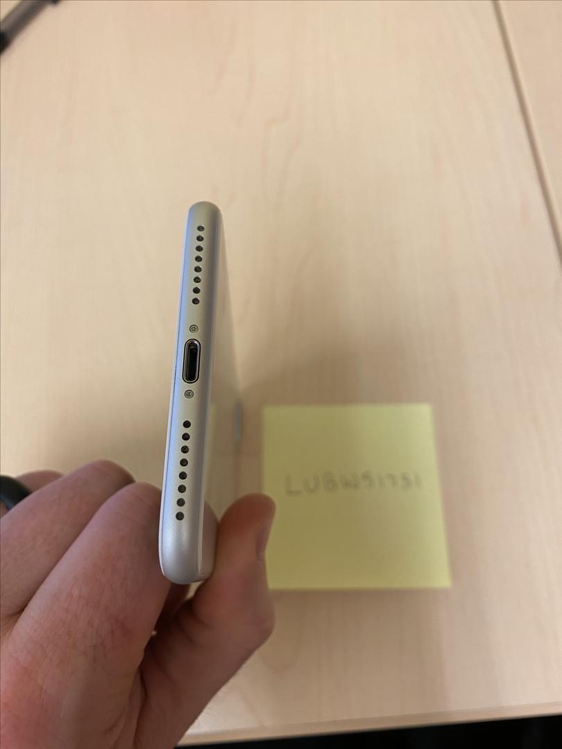 Apple iPhone 8 Plus (Verizon) [A1864] - Silver, 64 GB - LUBW51731 - Swappa