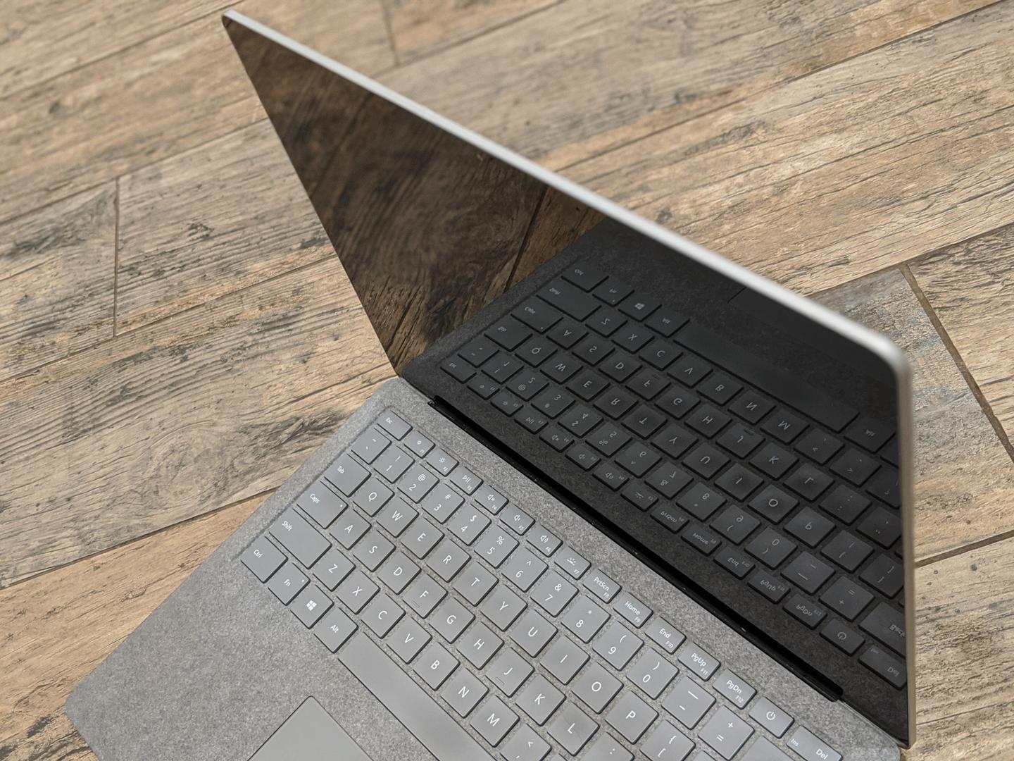 Microsoft Surface Laptop - Silver, 256GB, 8GB - LUEA73929 - Swappa