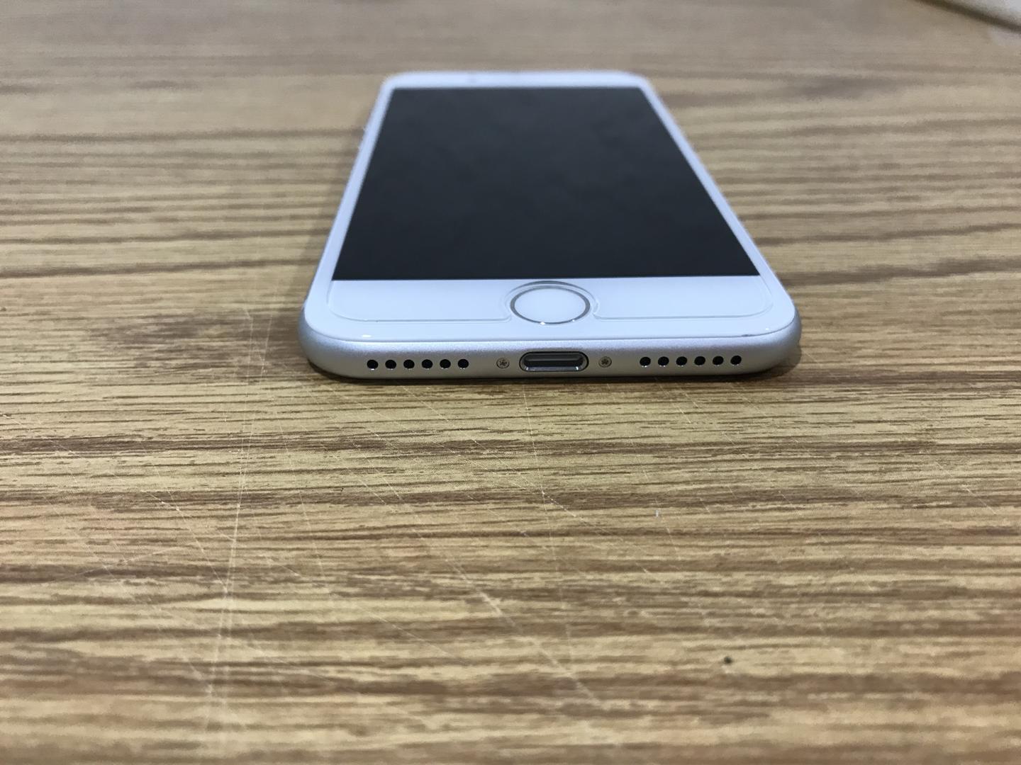 Apple iPhone 7 - Unlocked, Silver, 32GB, A1778, GSM - LUGP91633 - Swappa