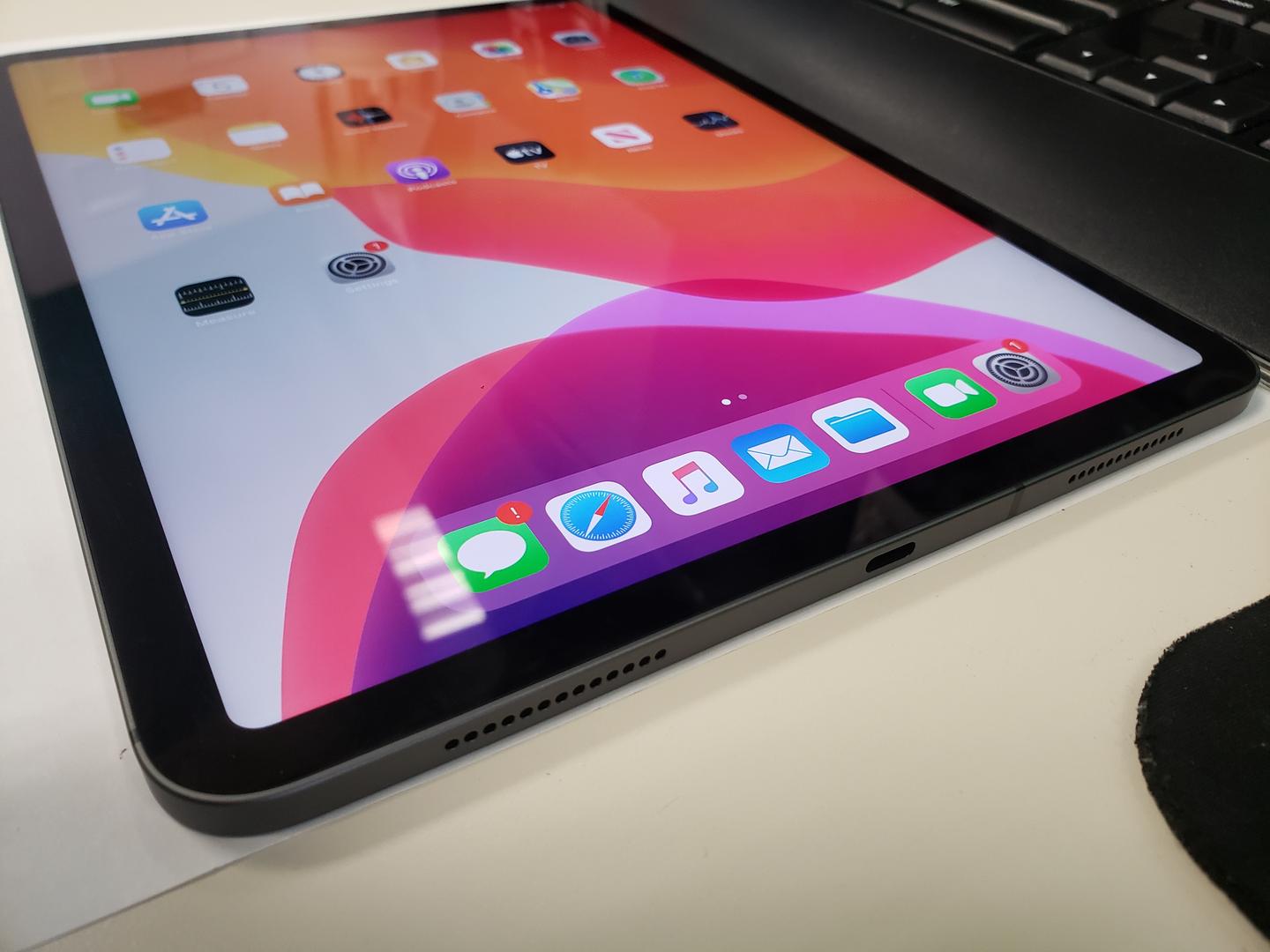 Apple iPad Pro 11" 2nd Gen 2020 - Unlocked, Gray, 128GB, A2068 in ...