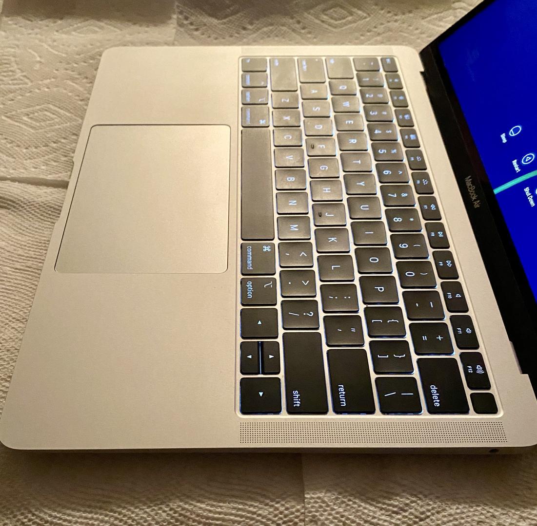 MacBook Air 2019 - 13" - I5, Silver, 128GB, 8GB - LUIL37506 - Swappa